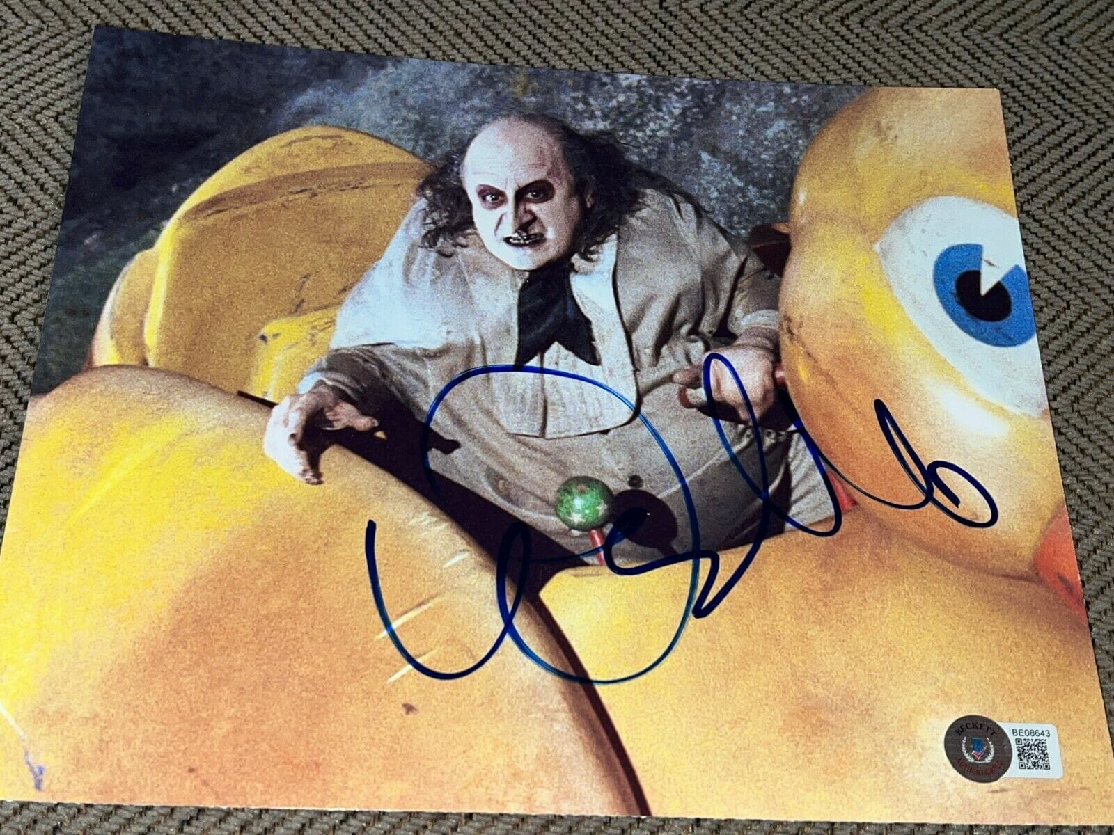 DANNY DEVITO SIGNED AUTOGRAPH 8x10 PHOTO BATMAN RETURNS PENGUIN BECKETT ...