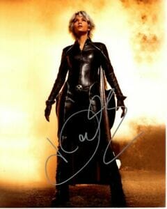 HALLE BERRY Signed 8x10 X-MEN STORM Photo w/ Hologram COA | Autographia