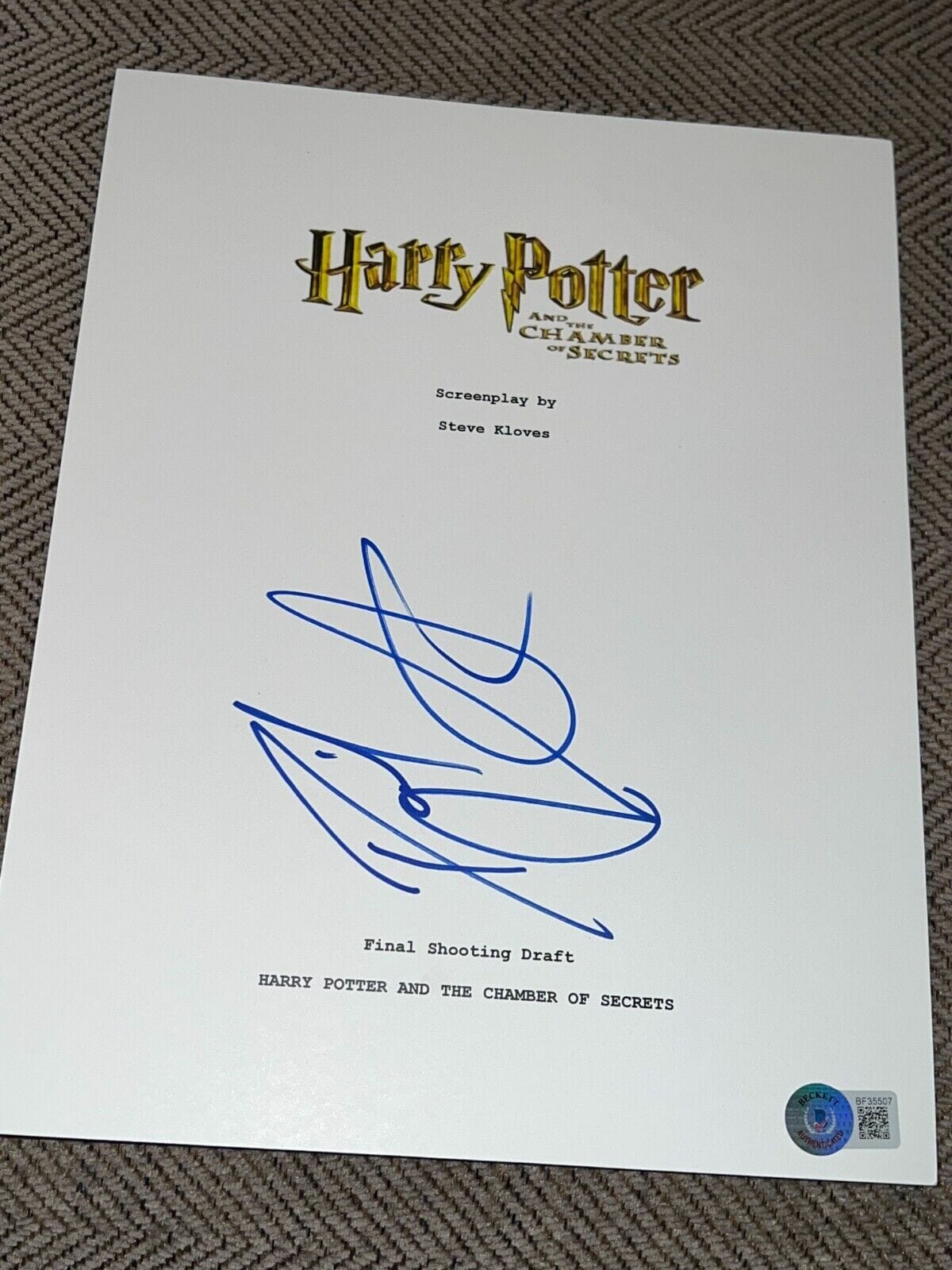 DANIEL RADCLIFFE SIGNED MOVIE SCRIPT HARRY POTTER CHAMBER SECRETS ...