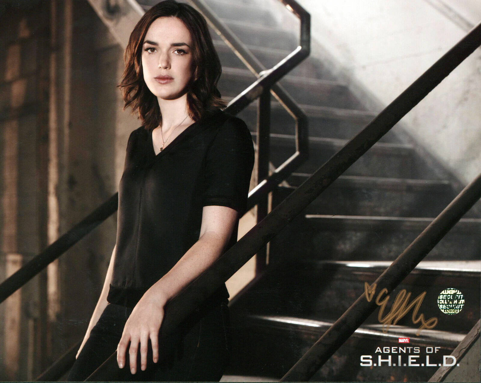 Elizabeth Henstridge Marvel's Agents of SHIELD Signed 8x10 Photo Wizard ...
