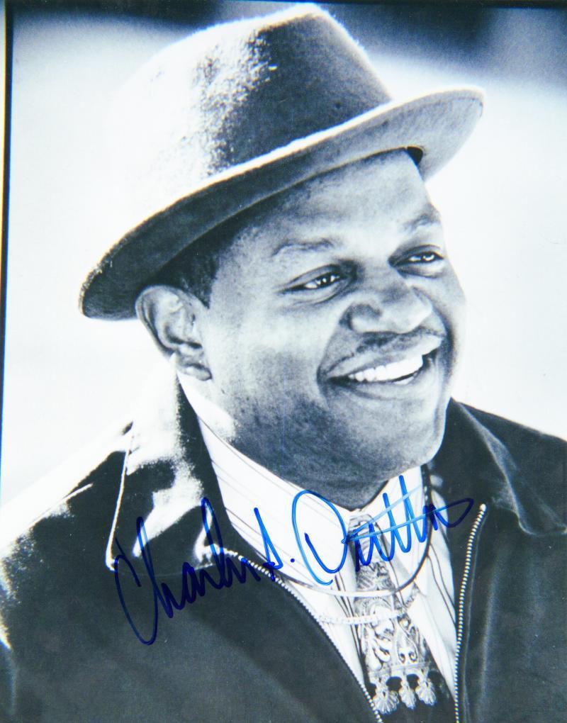 CHARLES DUTTON ACTOR B/W SIGNED AUTOGRAPHED 8X10 PHOTO W/ COA | Autographia