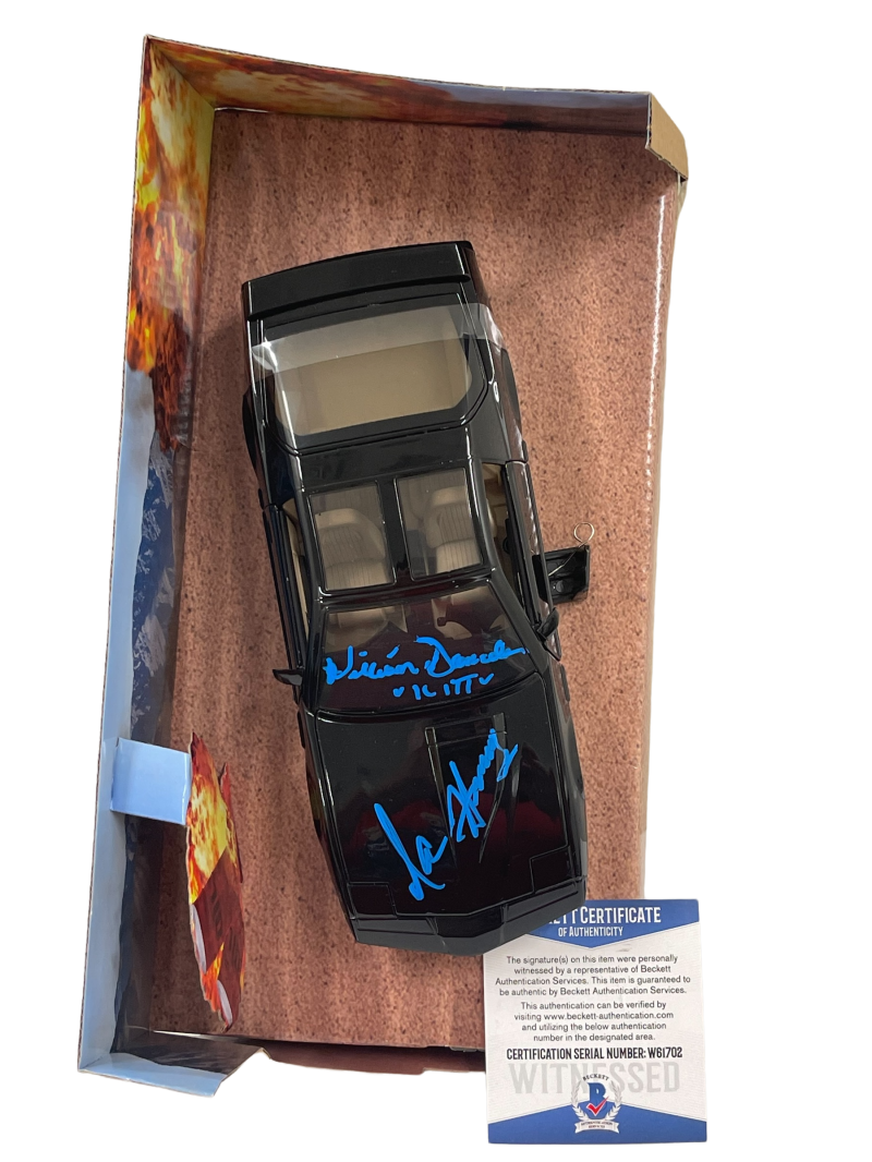 DAVID HASSELHOFF WILLIAM DANIELS SIGNED KNIGHT RIDER DIECAST 1:24 CAR ...