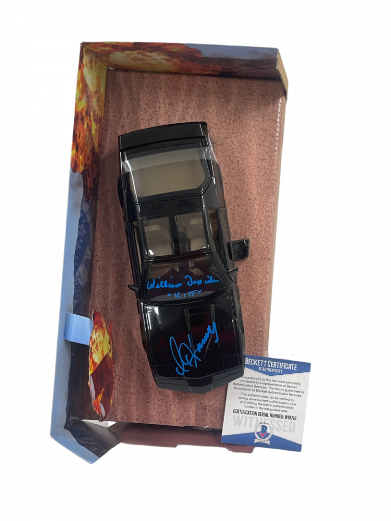 DAVID HASSELHOFF WILLIAM DANIELS SIGNED KNIGHT RIDER DIECAST 1:24 CAR ...