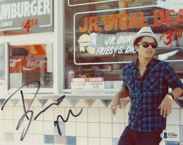 BRUNO MARS SIGNED AUTOGRAPH 8X10 PHOTO - DOO-WOPS & HOOLIGANS SINGER ...