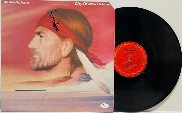 Discover Our Willie Nelson Autograph Collection! | Autographia