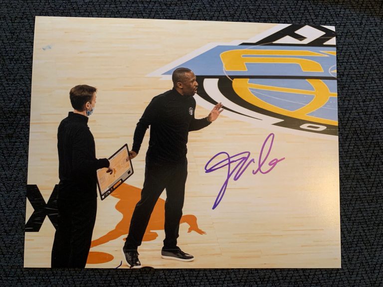 Online Signed Sports Memorabilia Shop | Autographia