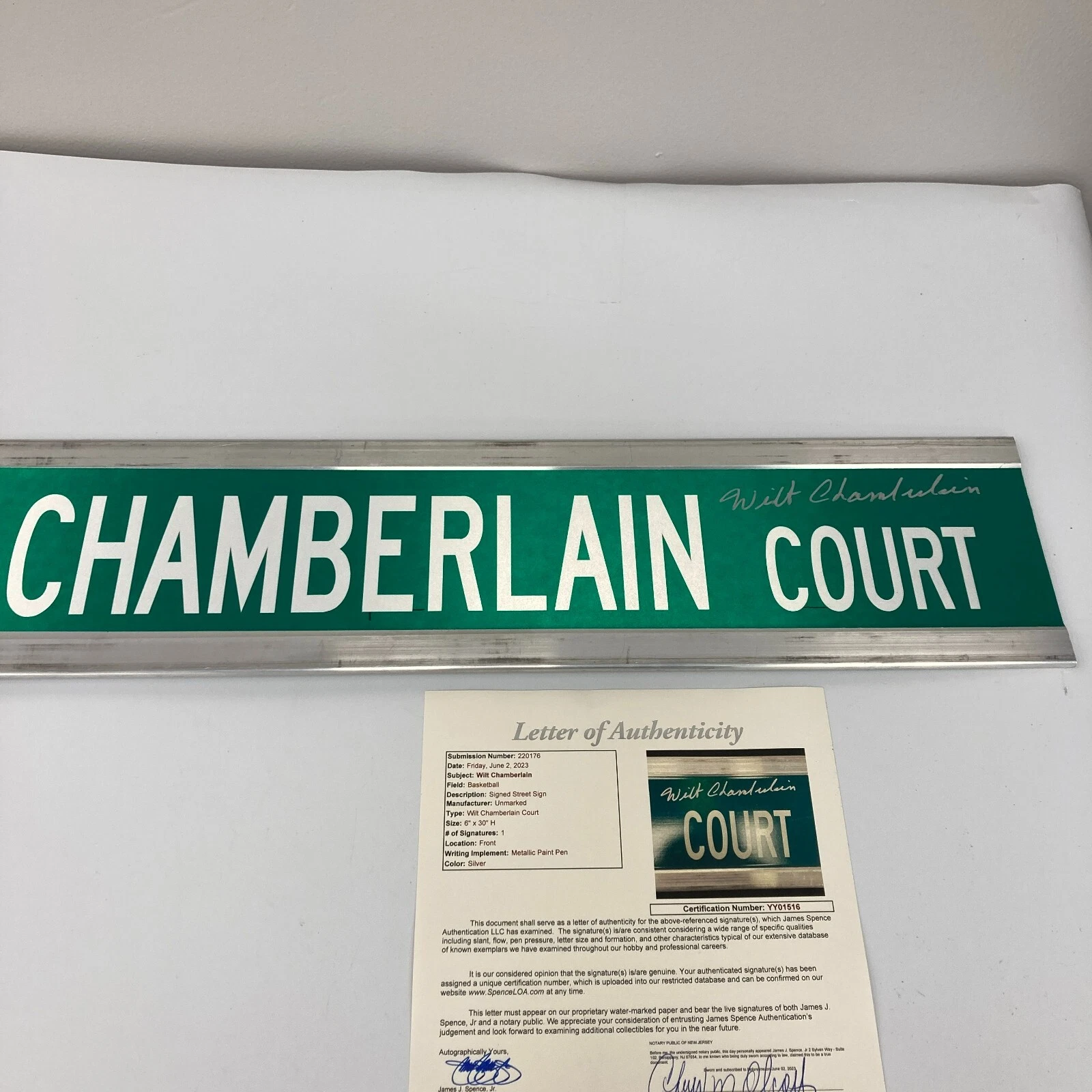 Wilt Chamberlain Signed 6x30 Street Sign Wilt Chamberlain Court JSA COA ...