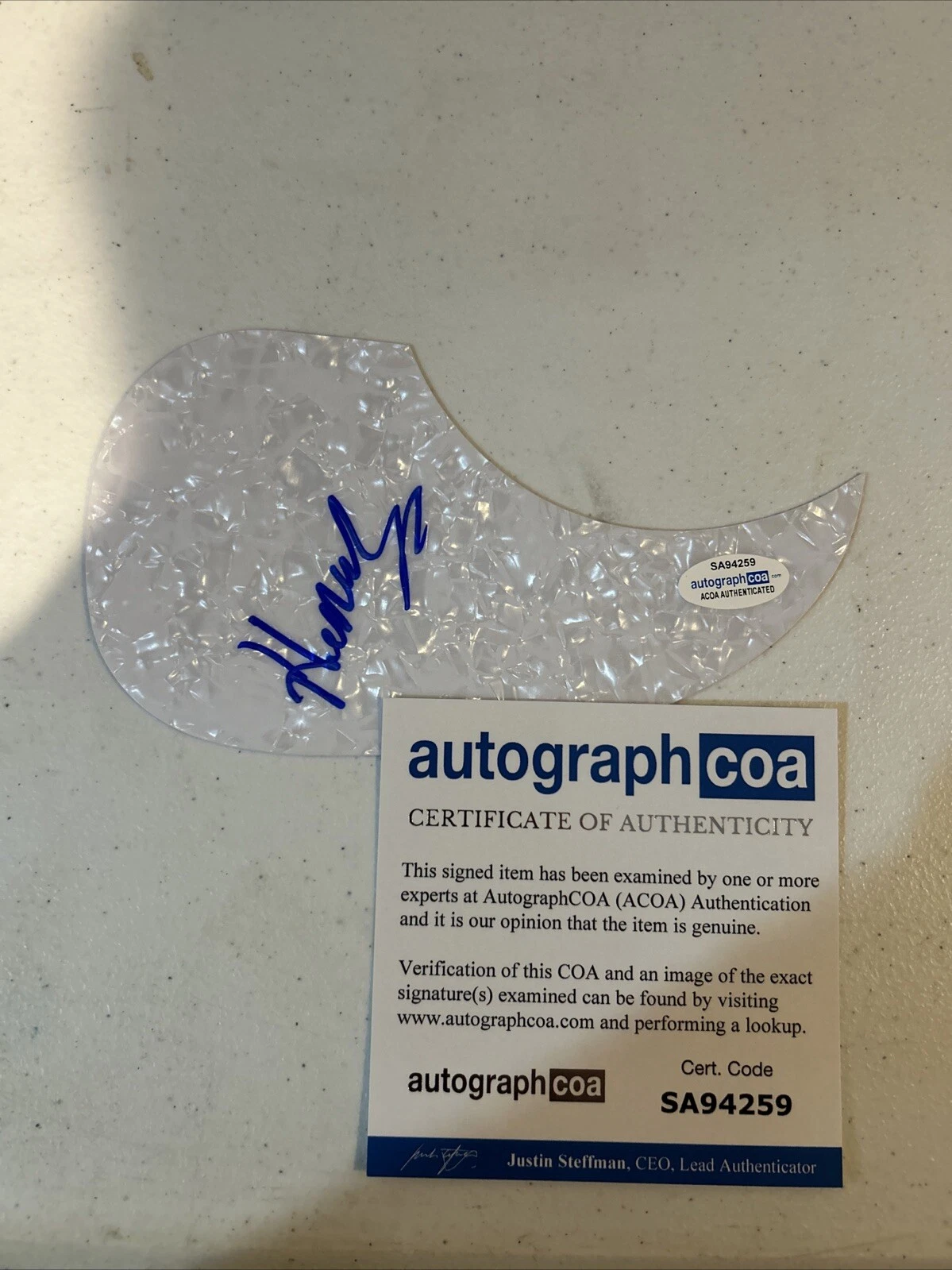 HENRY FAMBROUGH THE SPINNERS SIGNED AUTOGRAPH ACOUSTIC PICKGUARD ACOA ...
