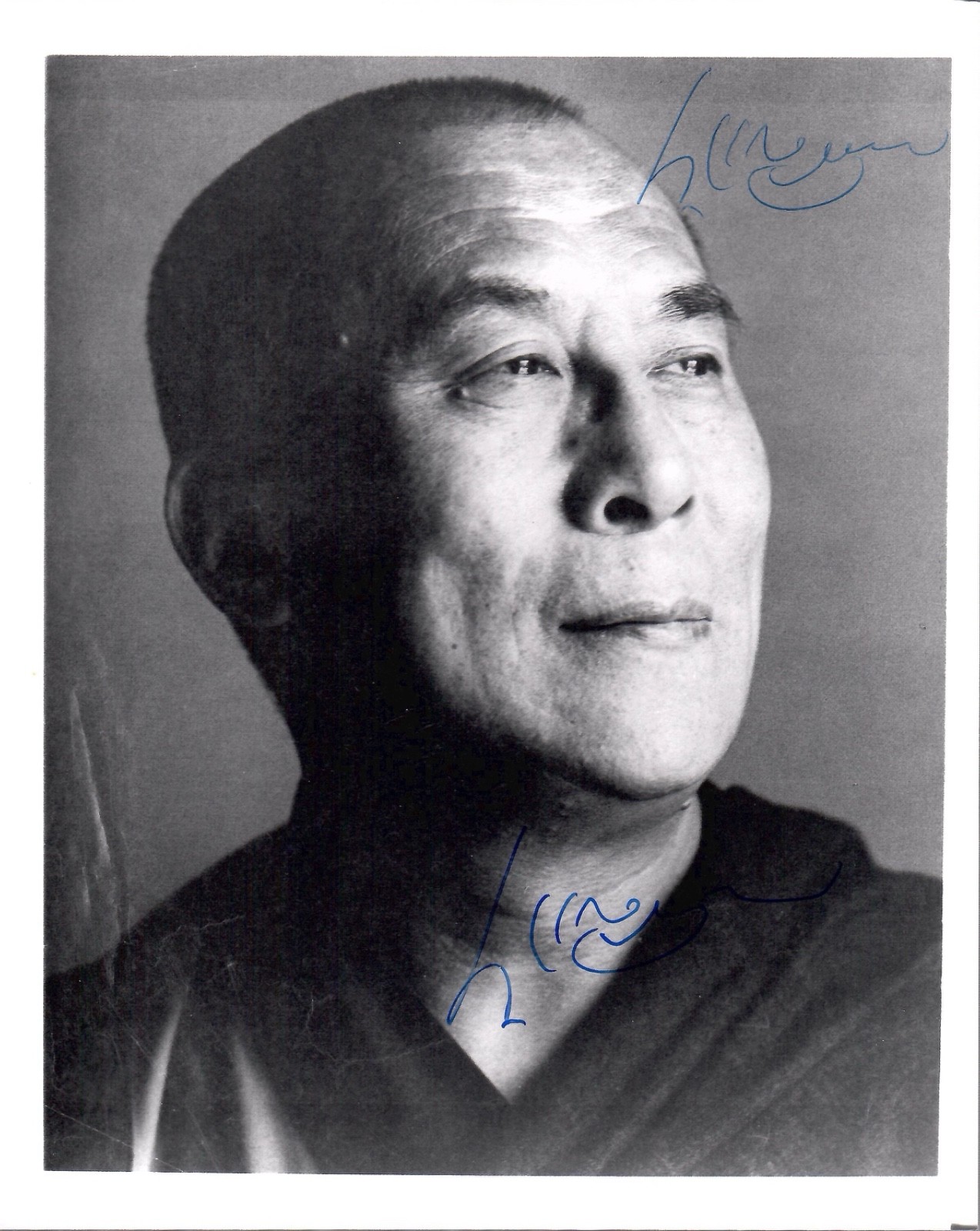 DALAI LAMA HAND SIGNED 8x10 PHOTO SIGNED TWICE JSA LETTER | Autographia