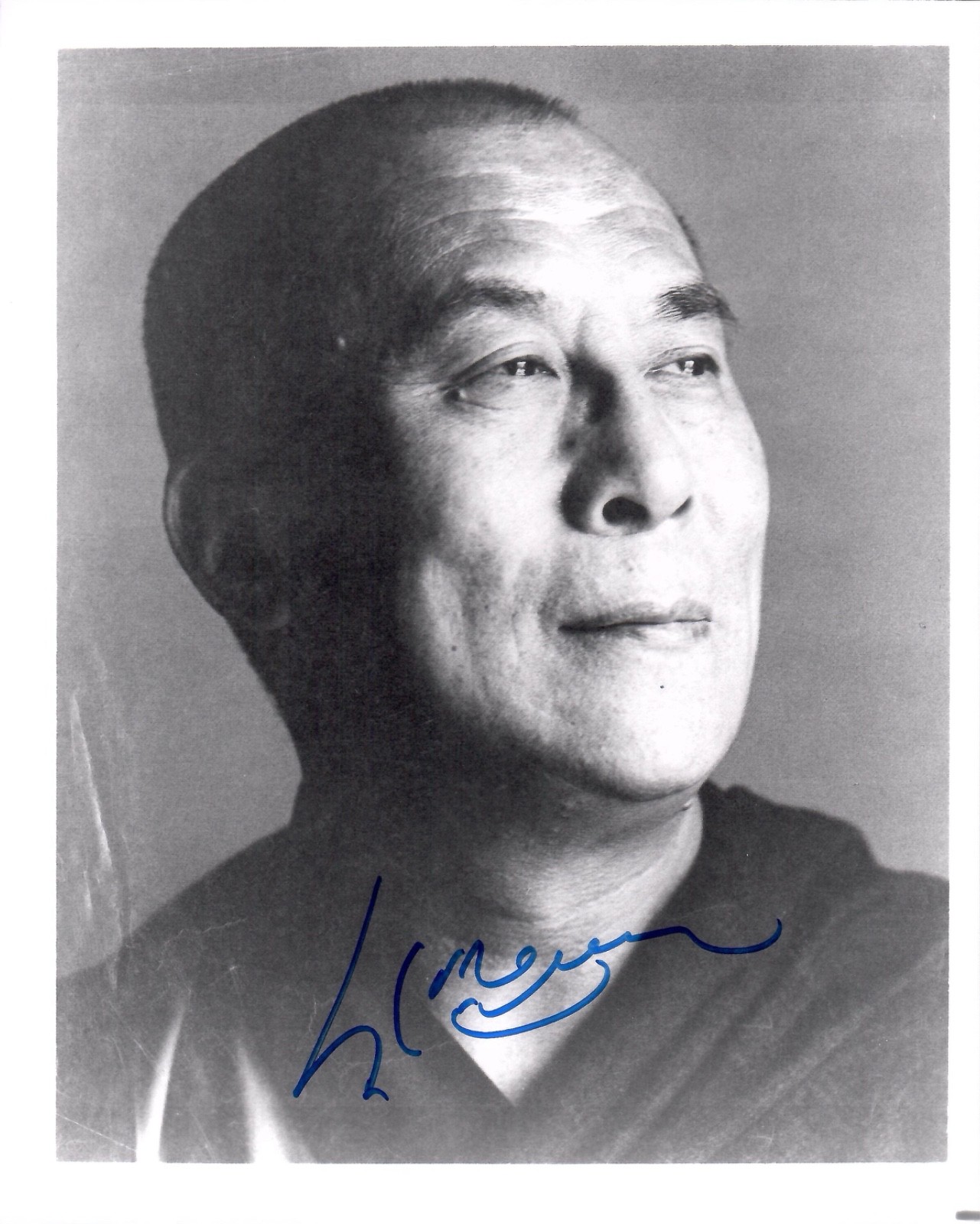 DALAI LAMA HAND SIGNED 8x10 PHOTO INCREDIBLE POSE JSA LETTER | Autographia