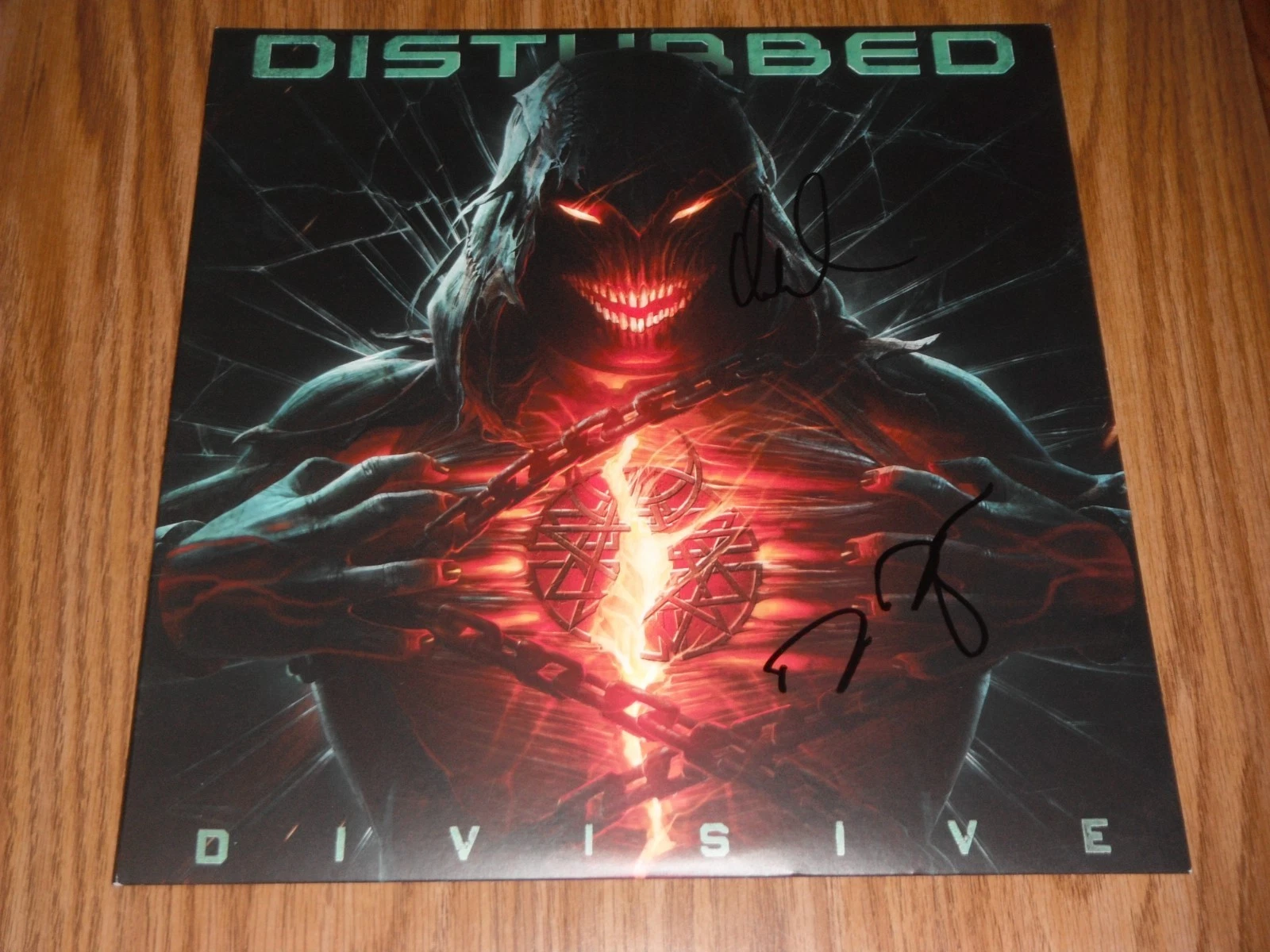 DISTURBED GROUP SIGNED DIVISIVE ALBUM | Autographia