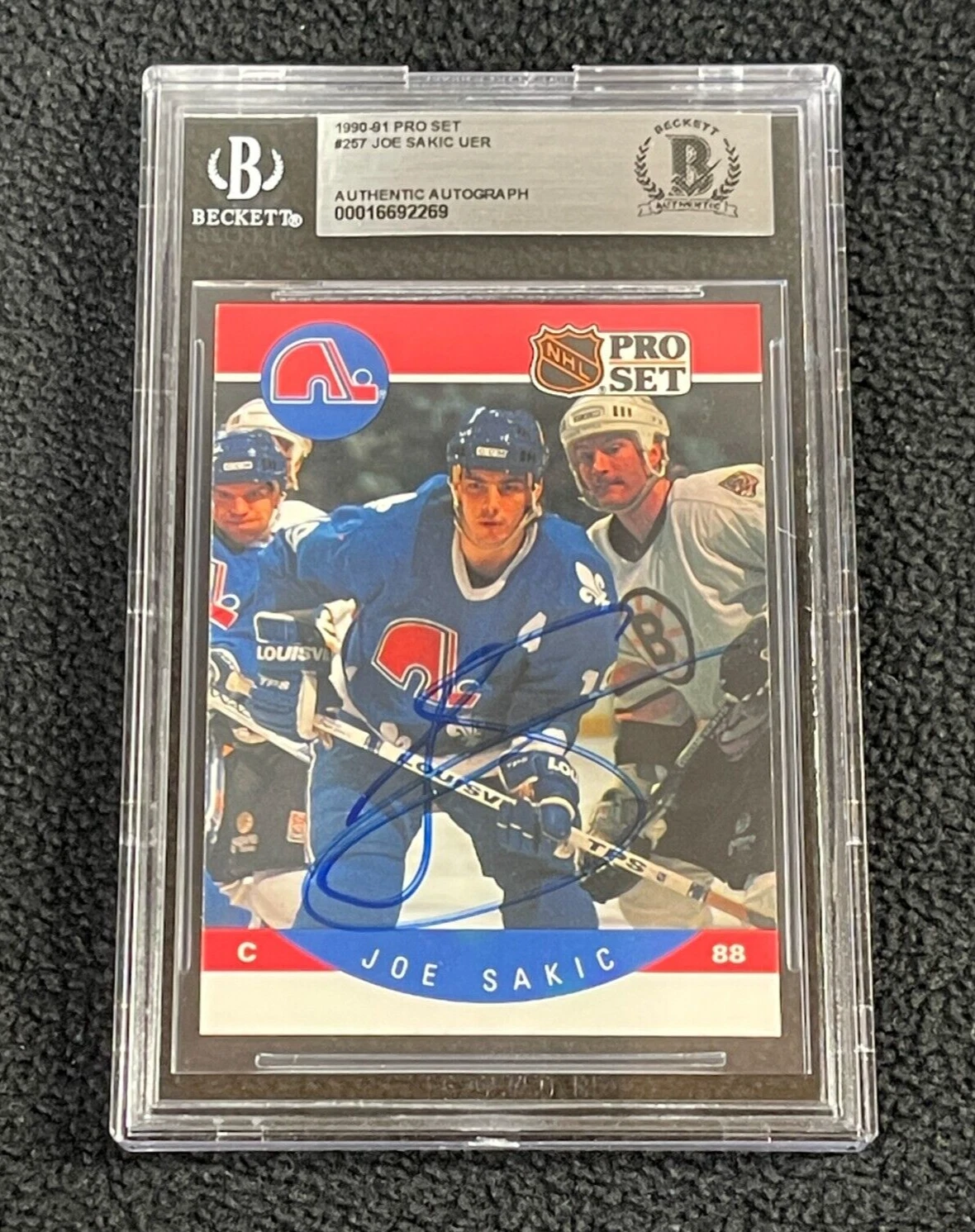 Joe Sakic Signed 1990-91 Pro Set Card #257 Beckett Certified | Autographia