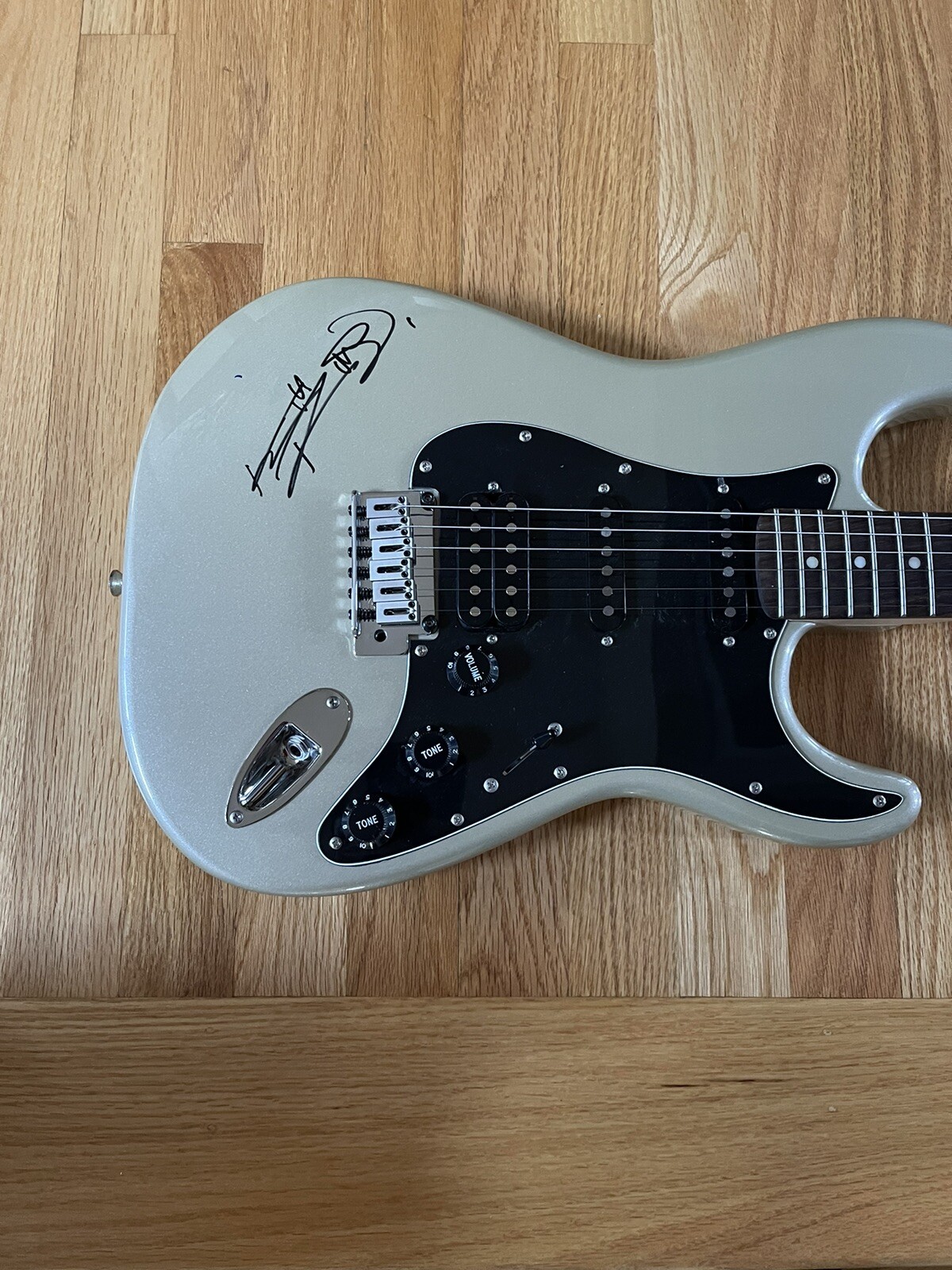 Keith Richards Rolling Stones Signed Fender Squier Strat Guitar On Body ...