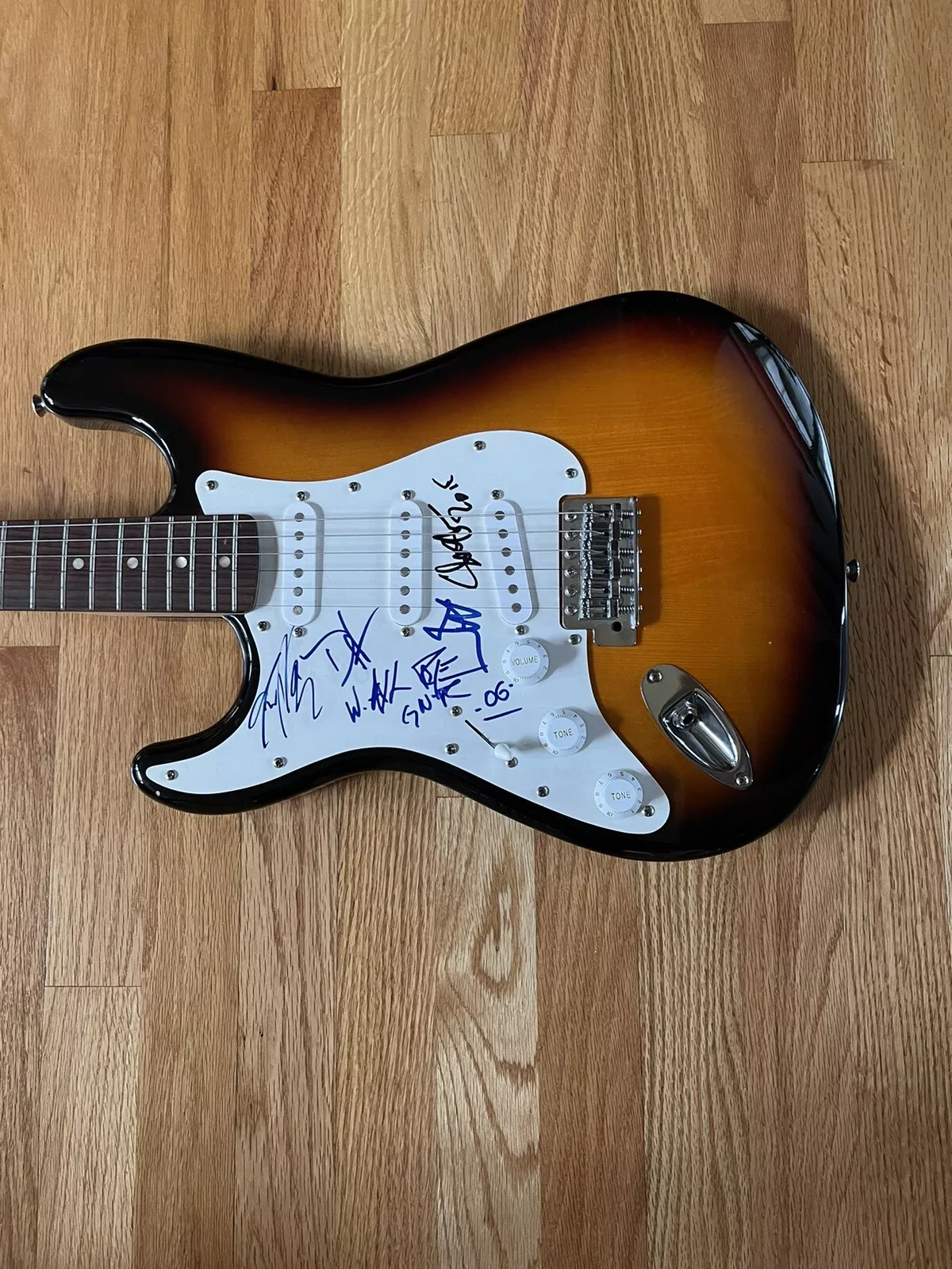 Guns N Roses Complete Signed Strat Style Guitar JSA Duff Slash Axl Izzy ...