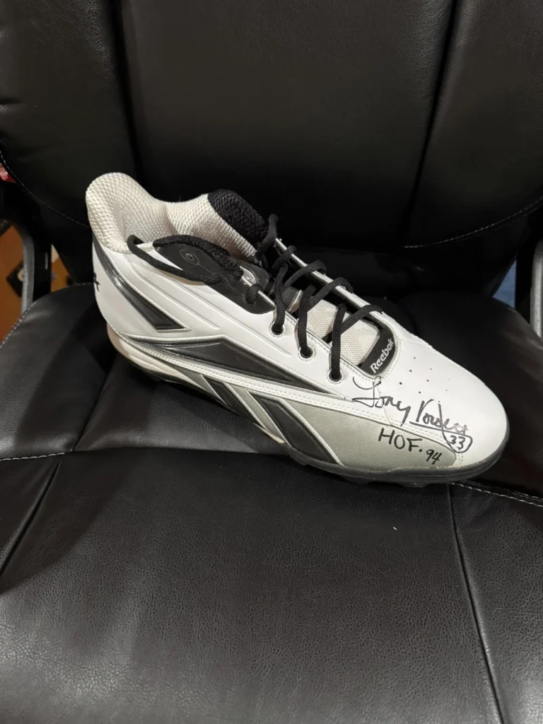Autographed Signed Tony Dorsett Cleat HoF 94 Cowboys Football Beckett ...