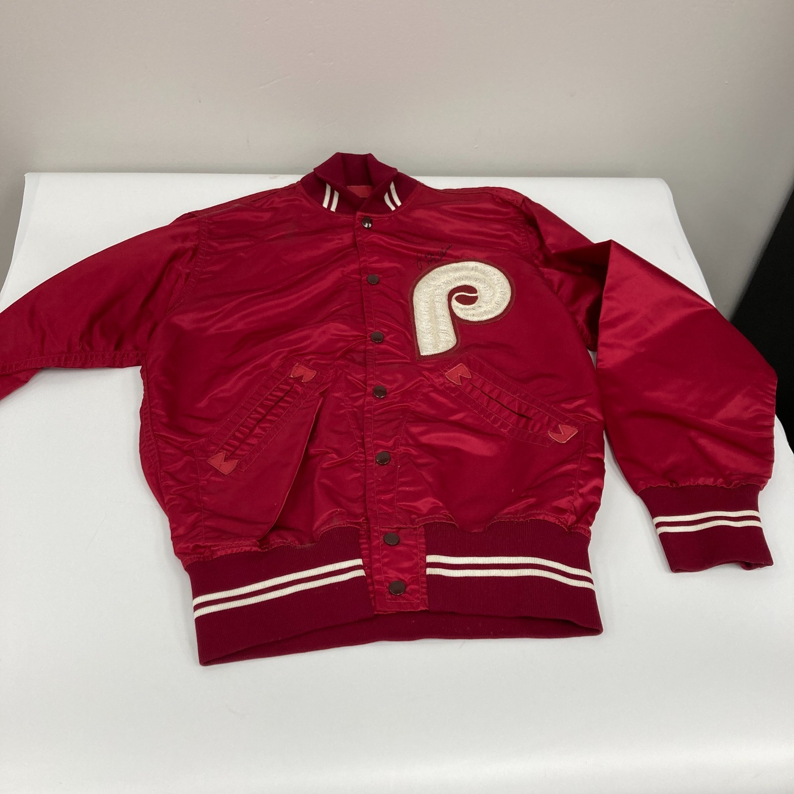Larry Milbourne Game Used Signed 1983 Philadelphia Phillies Wilson ...