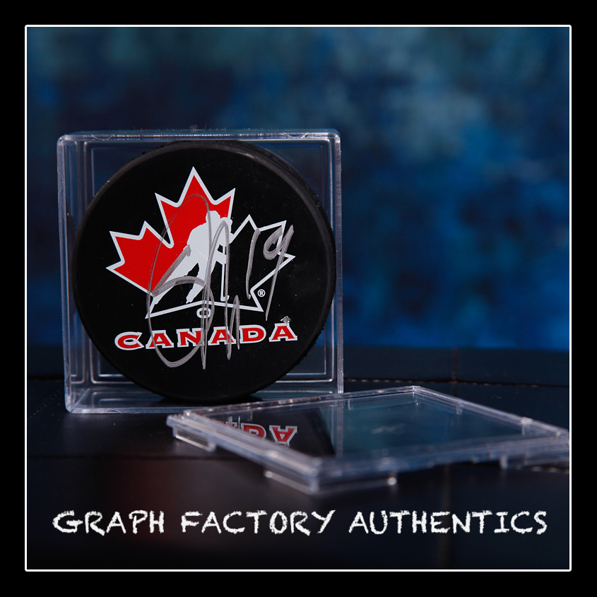 **GFA 2010 Team Canada * SHANE DOAN * Signed NHL Logo Puck AD1 COA ...