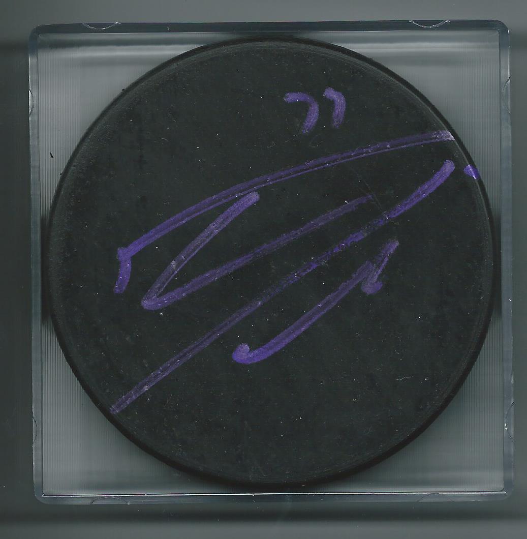 **GFA Los Angeles Kings *DWIGHT KING* Signed Blank Puck D2 COA ...