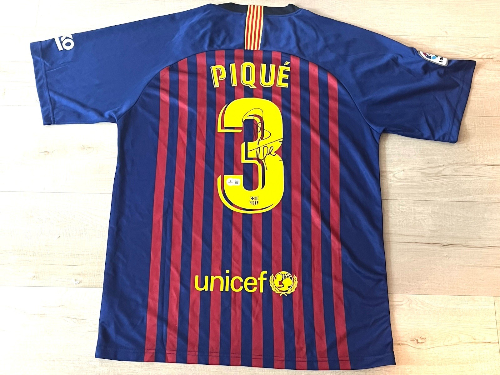 Gerard Pique Hand Signed Barcelona Barca Soccer Futbol Jersey Beckett ...