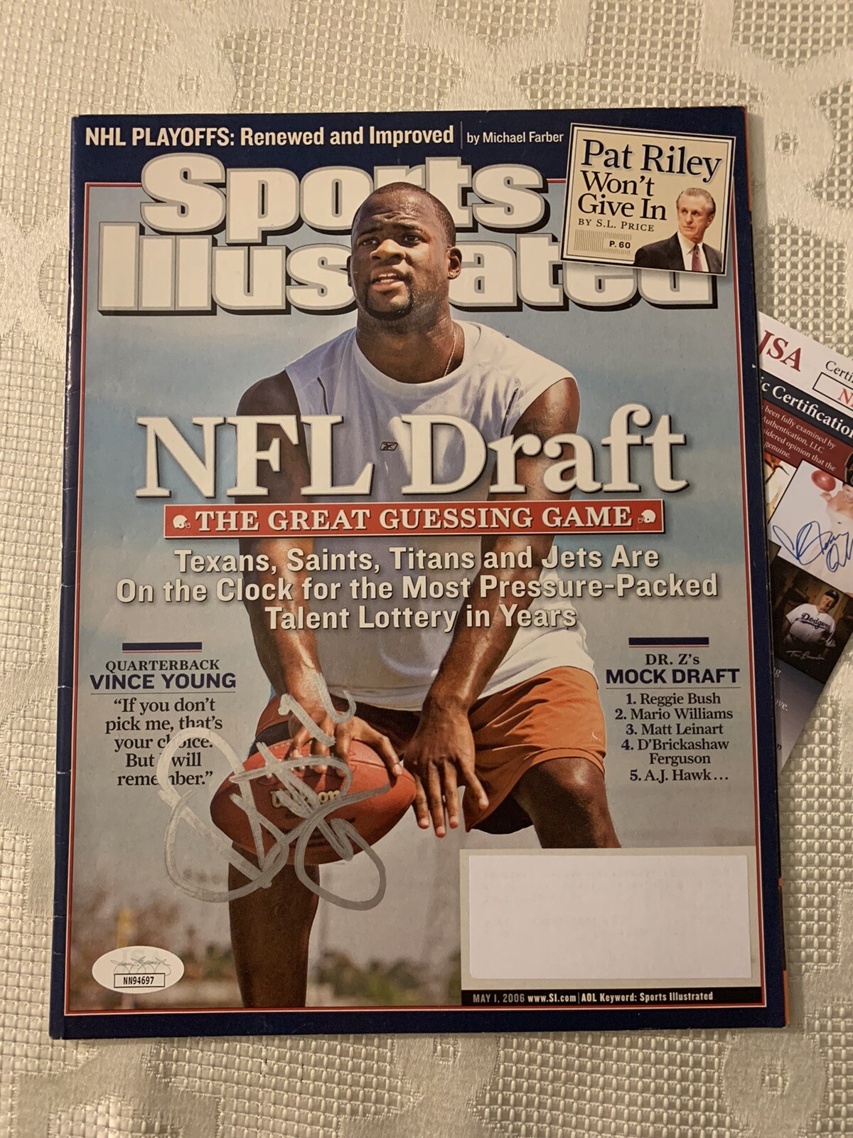 Vince Young Signed Sports Illustrated Magazine Autograph JSA ...