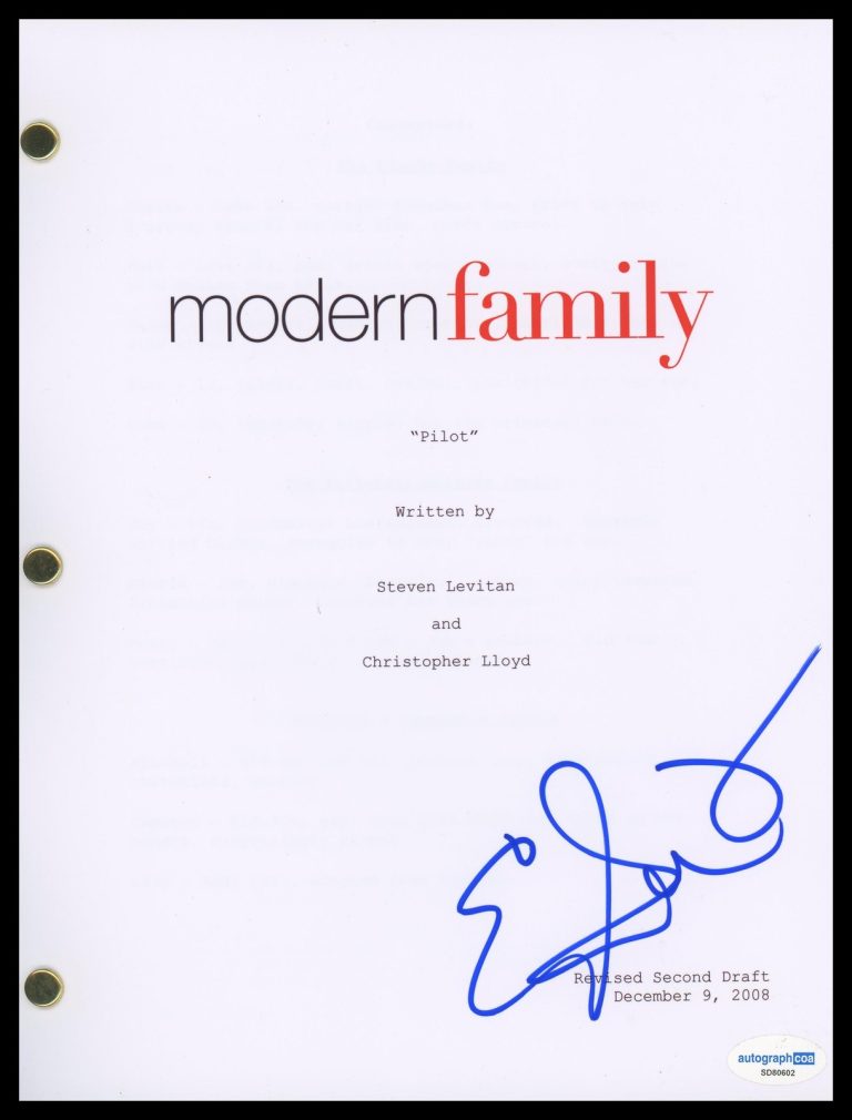 Eric Stonestreet "Modern Family" AUTOGRAPH Signed Full Pilot Episode ...
