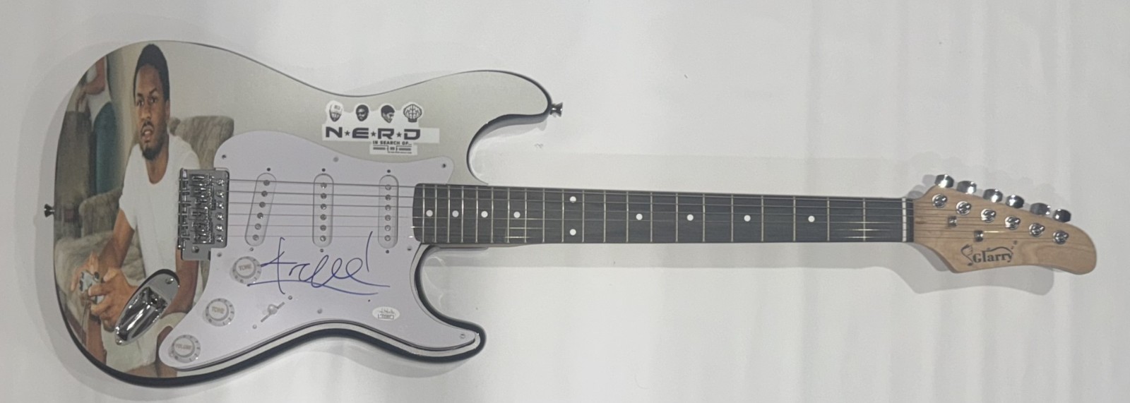 PHARRELL WILLIAMS SIGNED CUSTOM N*E*R*D IN SEARCH OF... ELECTRIC GUITAR ...
