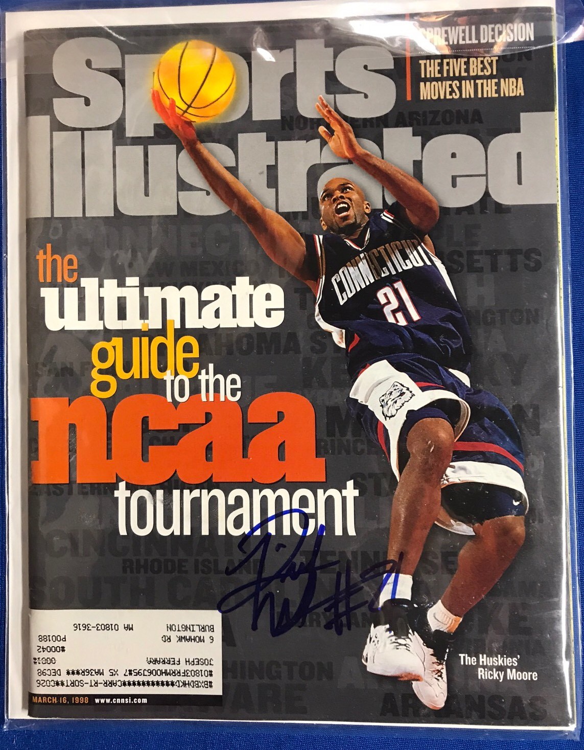 Ricky Moore Signed Sports Illustrated Magazine Autographed UCONN ...