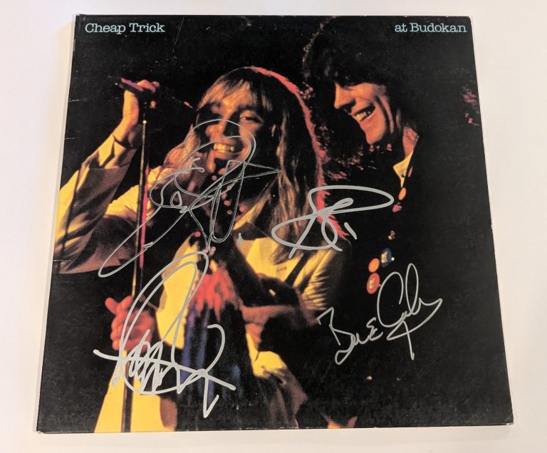 CHEAP TRICK signed autographed "AT BUDOKAN" RECORD LP BECKETT LOA (BAS ...