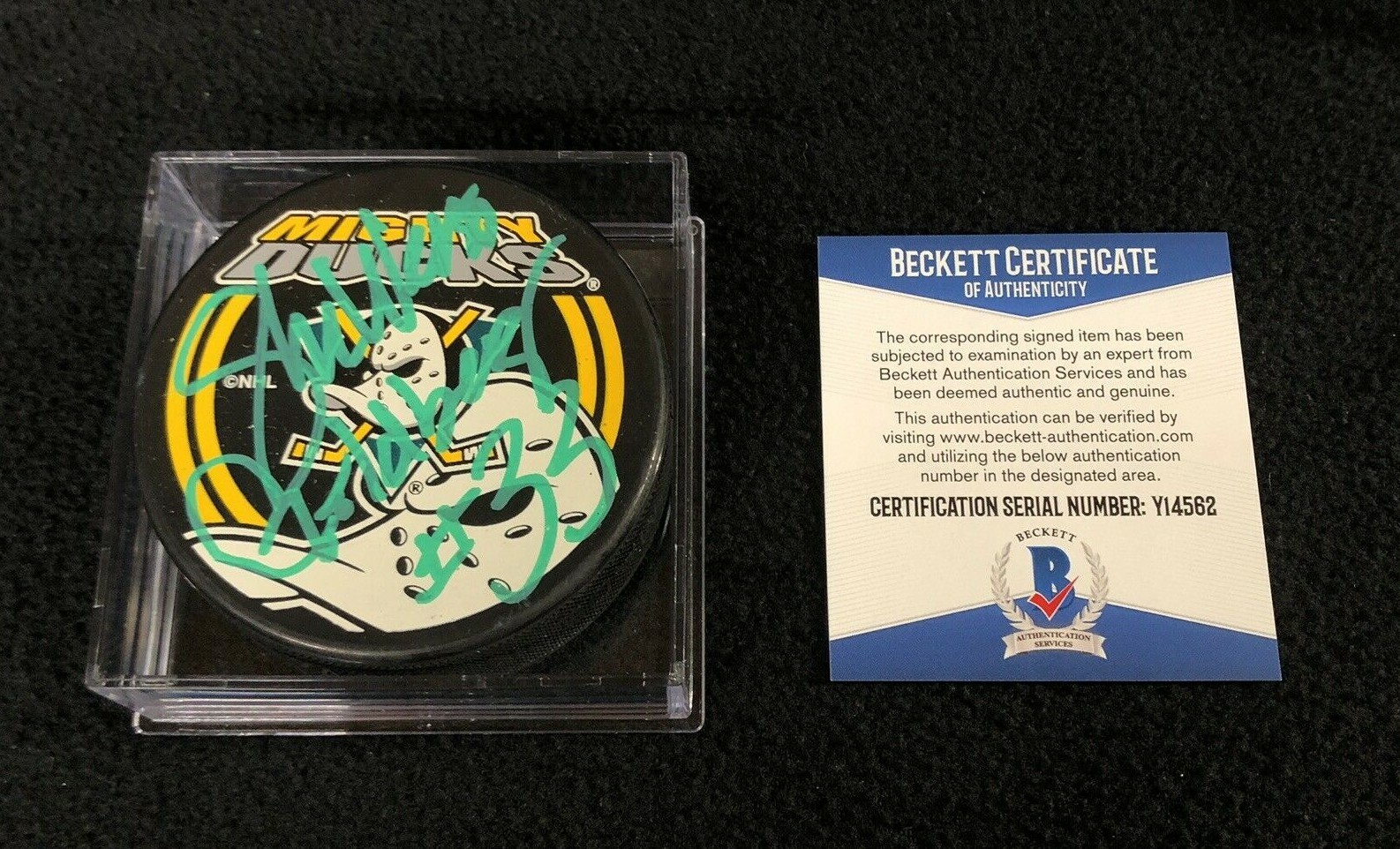 Shaun Weiss Signed Mighty Ducks Souvenir Puck Beckett COA Goldberg #1 ...