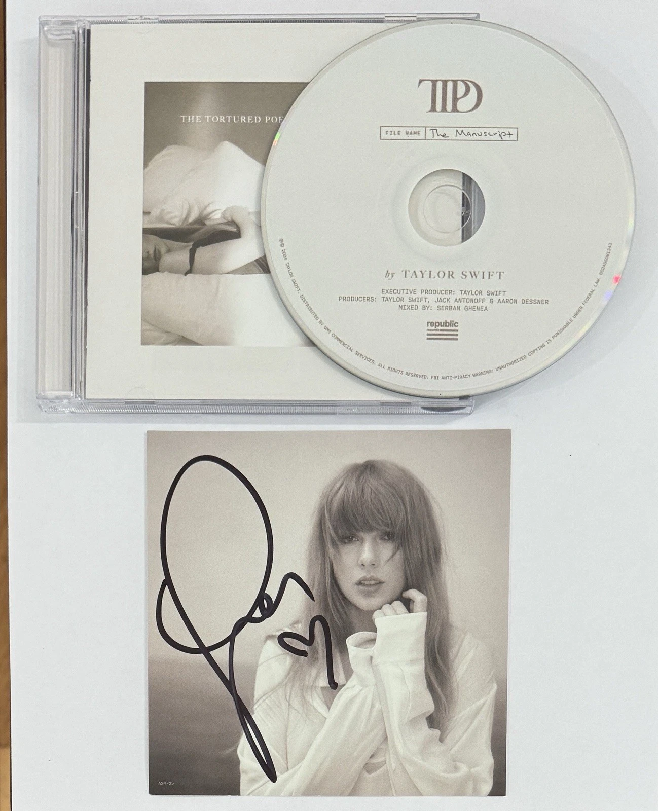 SIGNED TAYLOR SWIFT TTPD TORTURED POETS DEPT HEART SIGNATURE & CD PSA ...