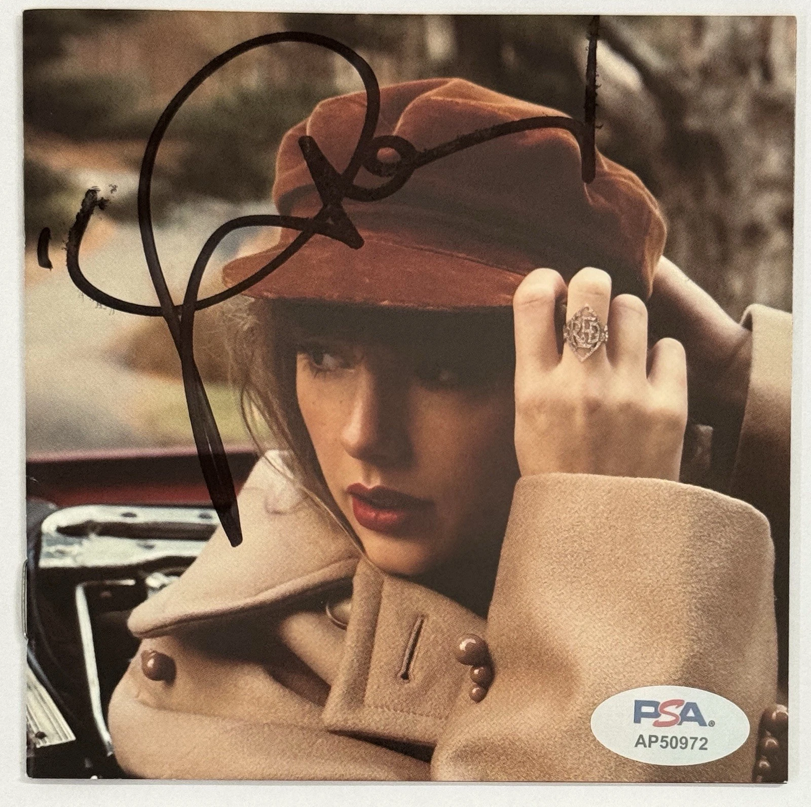 TAYLOR SWIFT Red TV SIGNED RARE LONG SIGNATURE Cover Book & CD PSA DNA ...