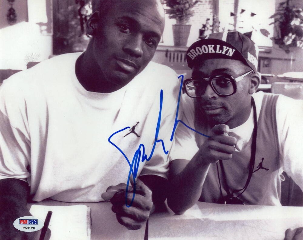 SPIKE LEE SIGNED AUTOGRAPH 8x10 PHOTO - W/ MICHAEL JORDAN DO THE RIGHT ...