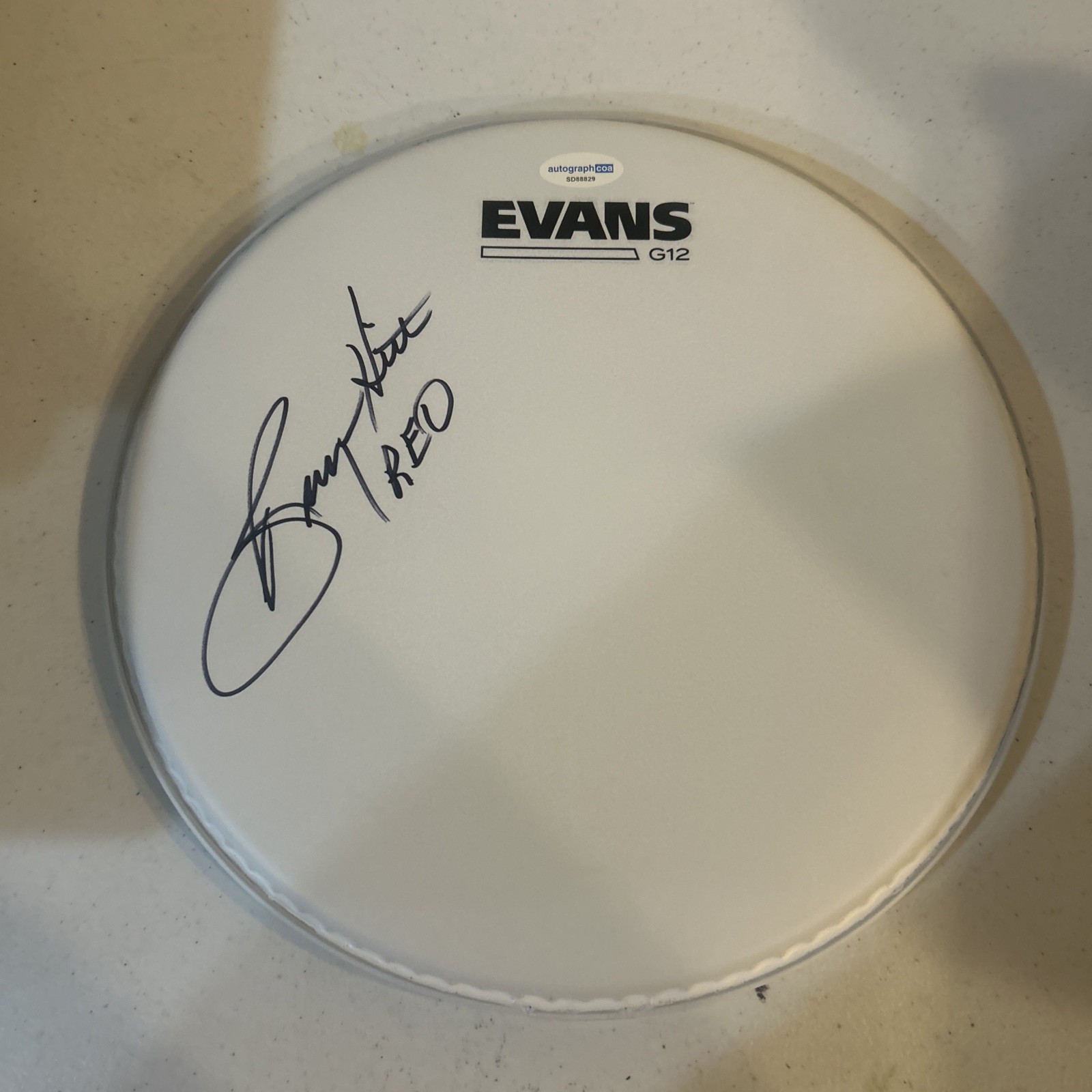 BRYAN HITT SIGNED AUTOGRAPH DRUMHEAD ACOA REO SPEEDWAGON DRUMMER ...