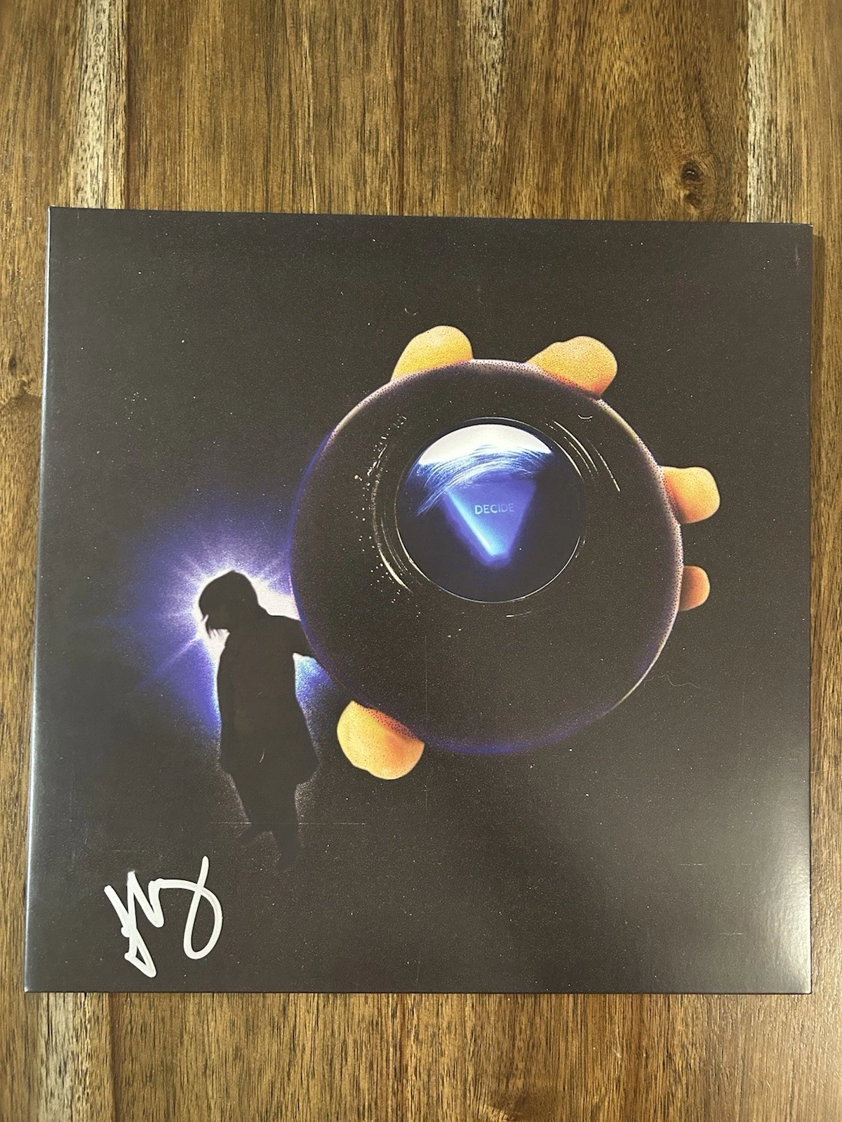 Joe Keery ‘Djo’ Signed Vinyl Album ‘Decide’ Beckett Autograph | Autographia