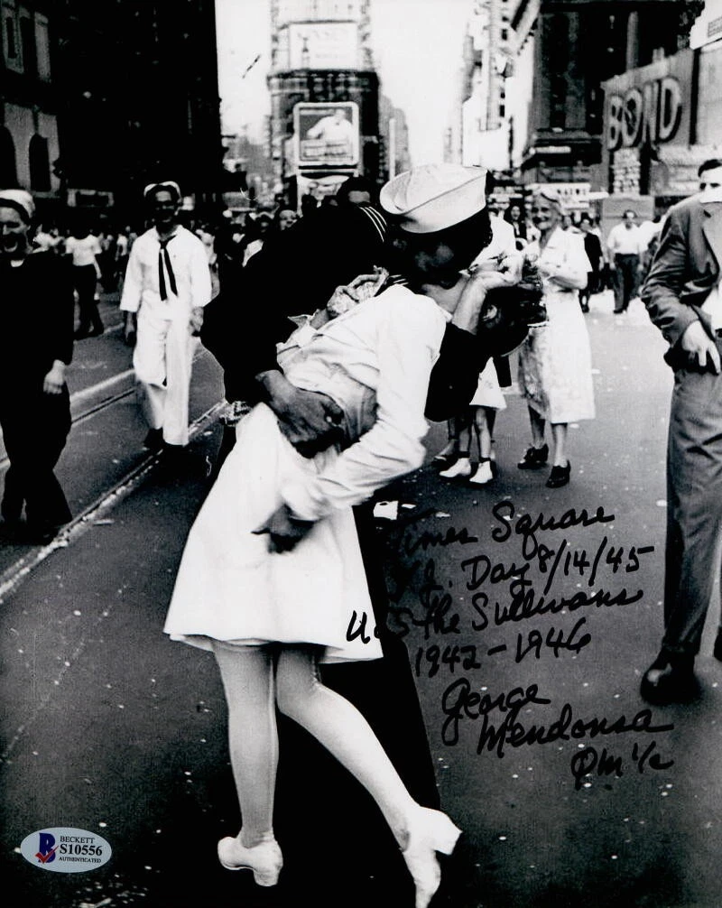 GEORGE MENDONSA SIGNED AUTOGRAPH 8X10 PHOTO TIMES SQUARE KISSING ...