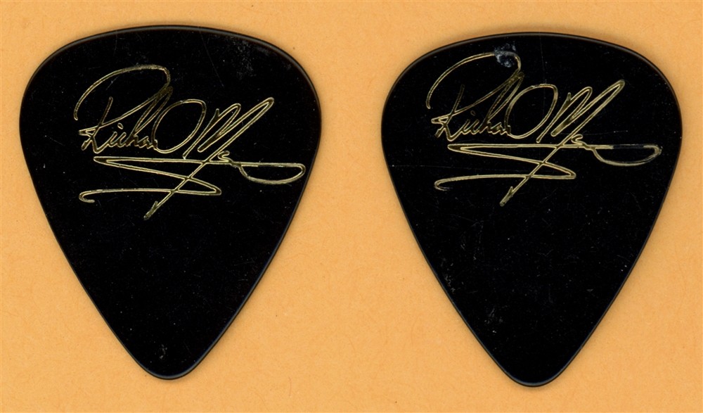 Richard Marx Vintage Guitar Pick - 1991 Rush Street Tour | Autographia