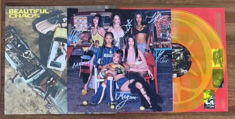 KATSEYE BEAUTIFUL CHAOS SIGNED ART ALBUM CARD & YELLOW VINYL LP BECKETT BAS COA | Autographia