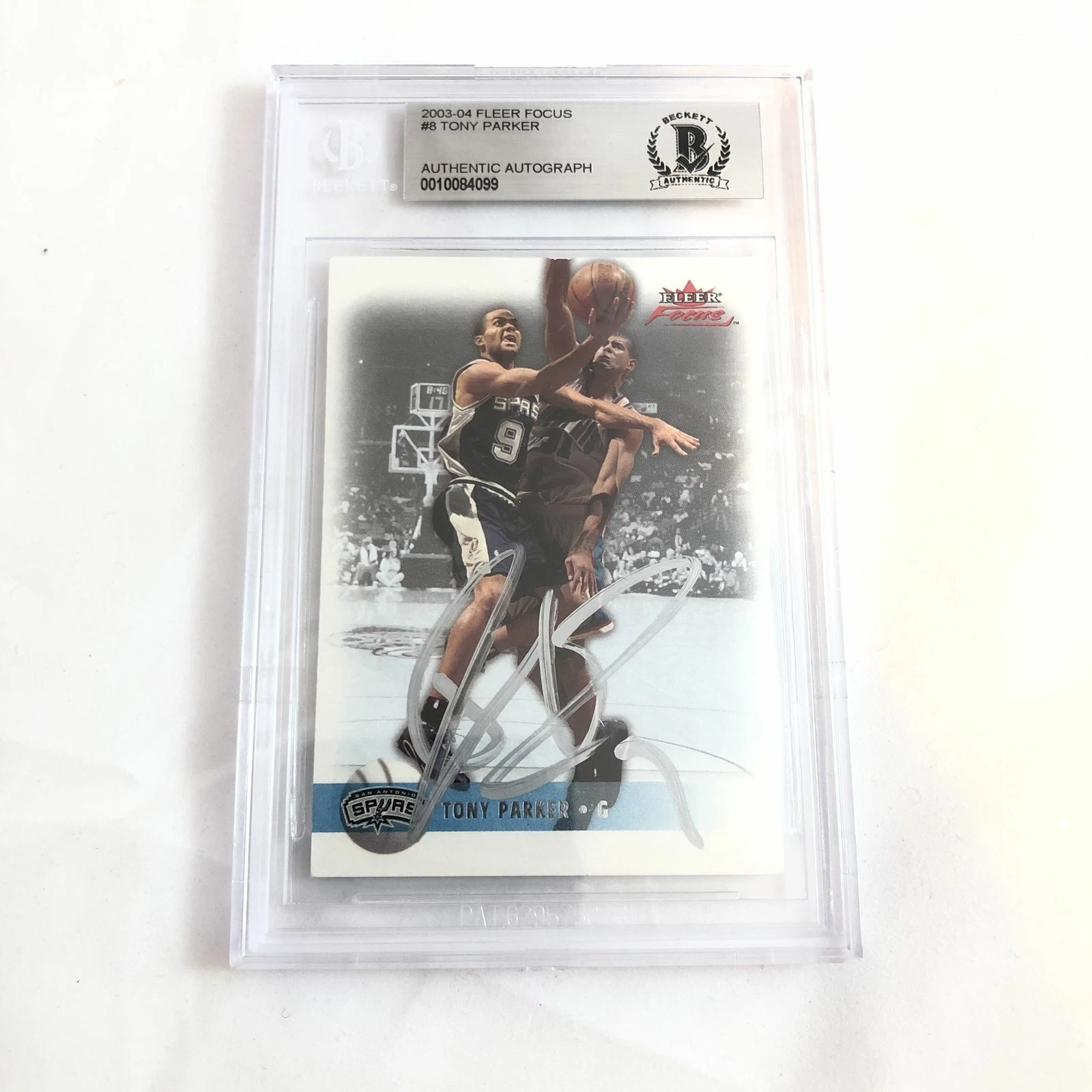 2003-04 Fleer Focus Tony Parker Signed AUTO #8 BAS BGS Beckett Slabbed ...