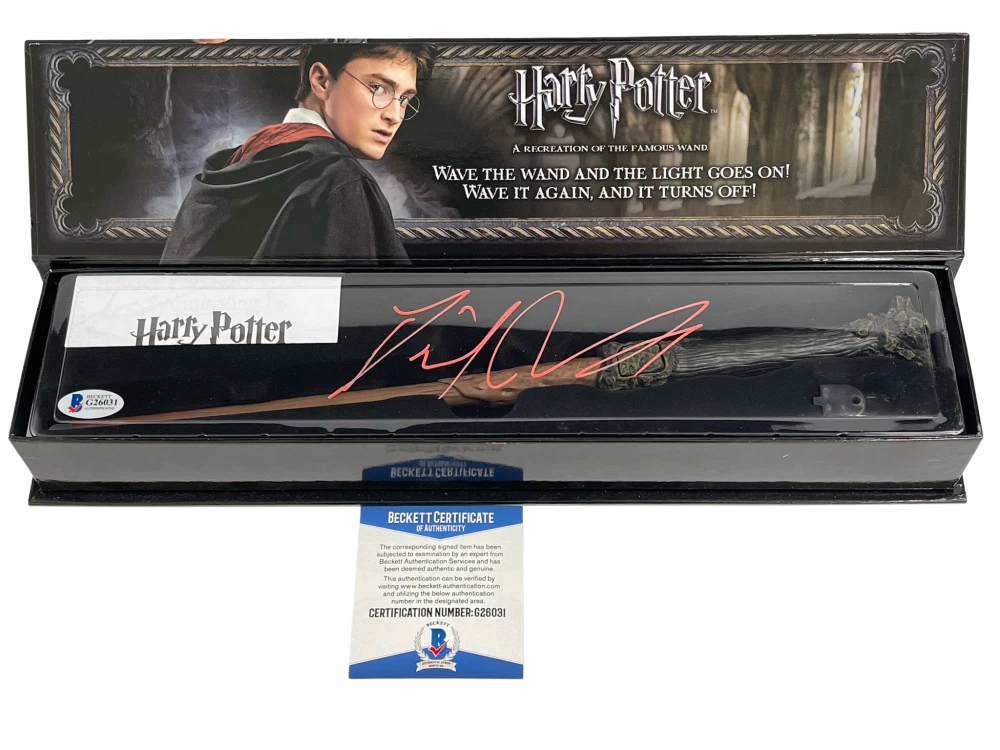 DANIEL RADCLIFFE SIGNED HARRY POTTER ILLUMINATING WAND AUTOGRAPH ...