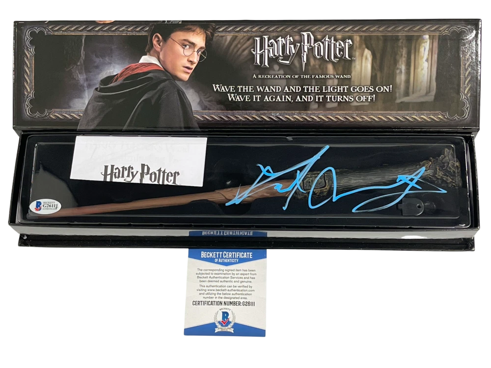 DANIEL RADCLIFFE SIGNED HARRY POTTER ILLUMINATING WAND AUTOGRAPH ...