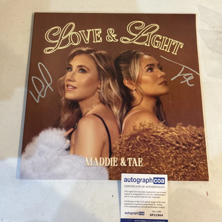 MADDIE & TAE SIGNED AUTOGRAPH VINYL ALBUM ACOA LOVE & LIGHT RECORD LP ...