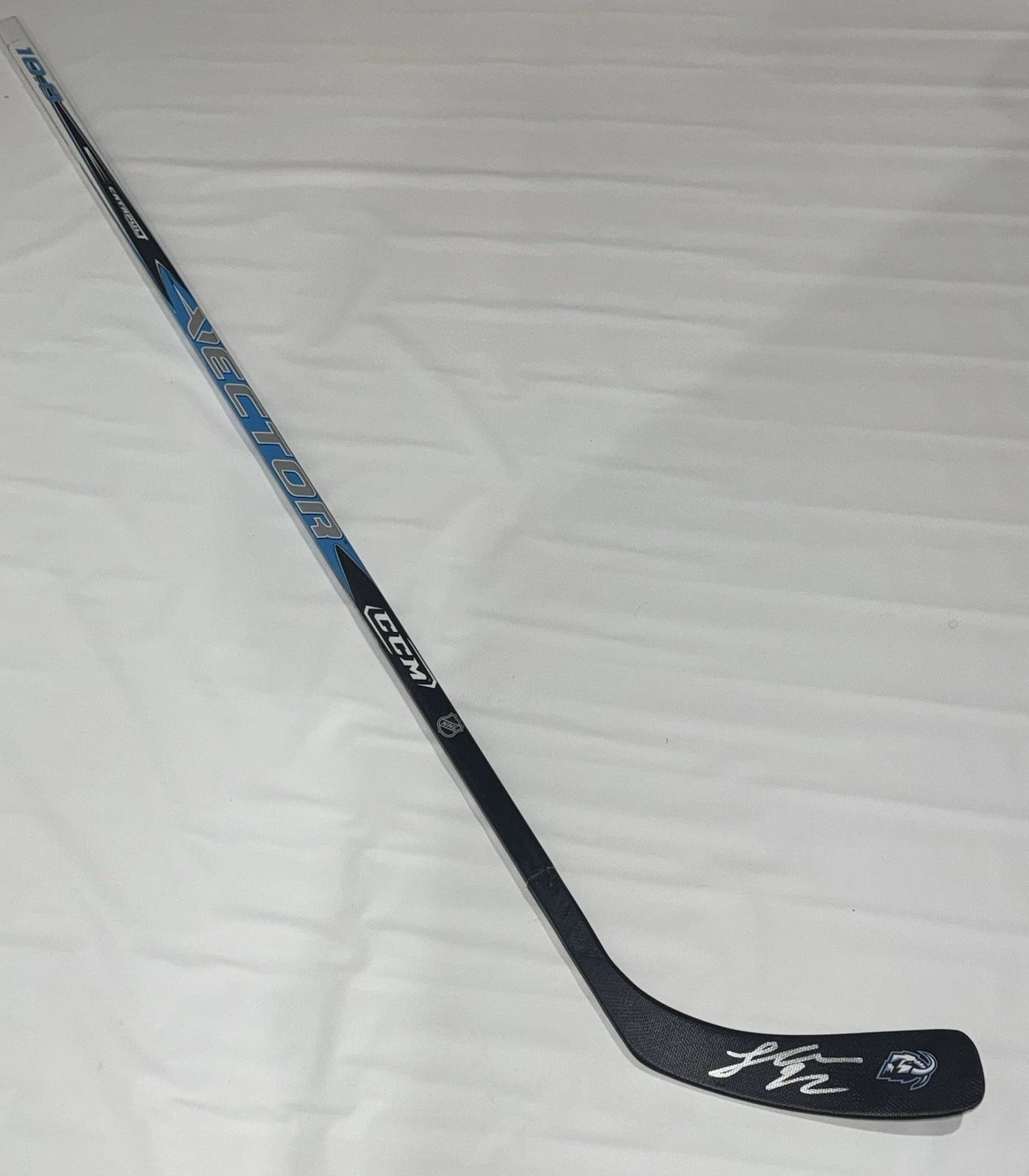 LOGAN COOLEY SIGNED HOCKEY STICK UTAH MAMMOTH NHL STAR PROOF JSA COA ...