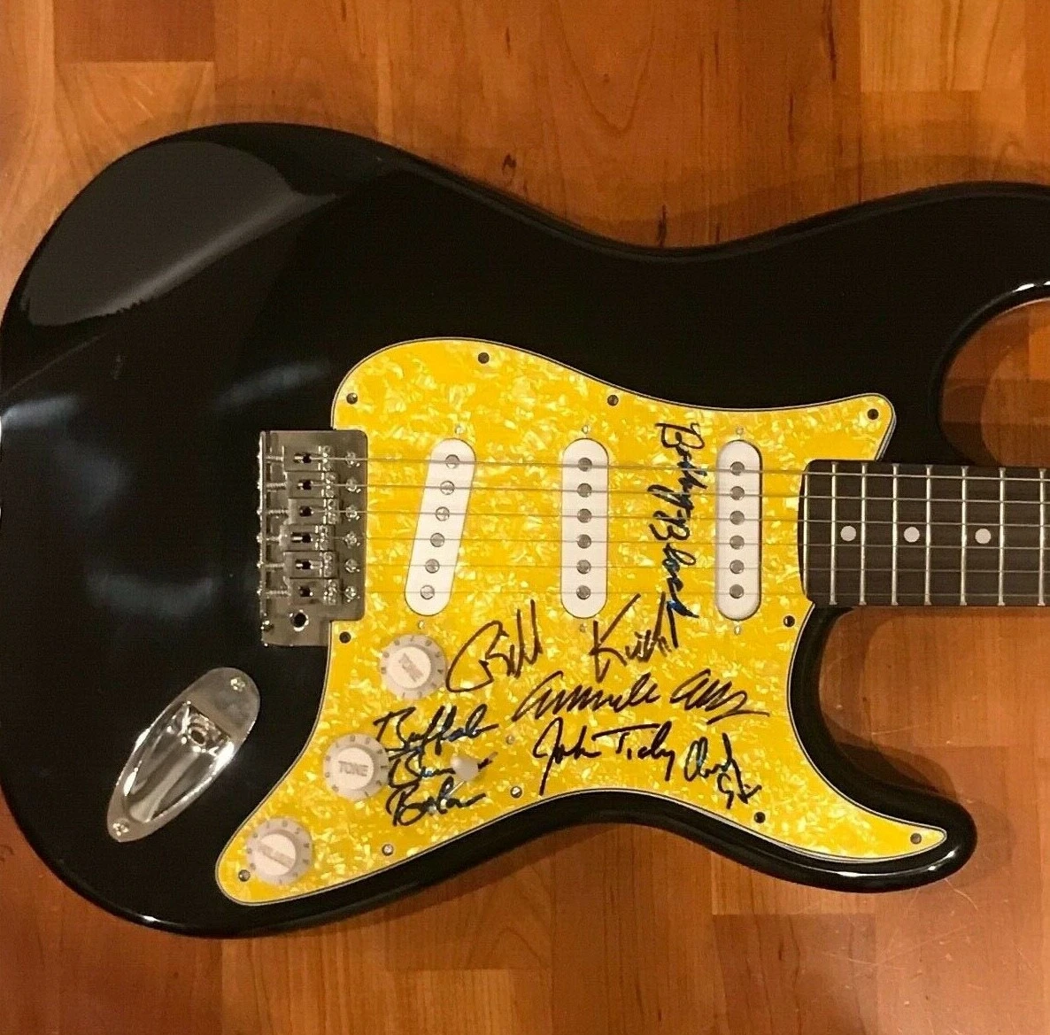 * COMMANDER CODY & HIS LOST PLANET AIRMEN * signed electric guitar ...