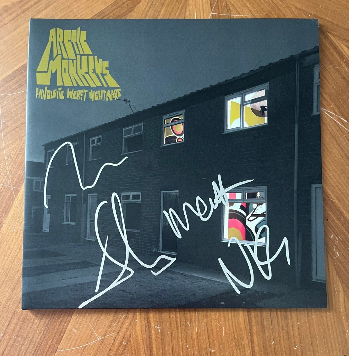* ARCTIC MONKEYS * signed album * FAVOURITE WORST NIGHTMARE * SIGND BY ...