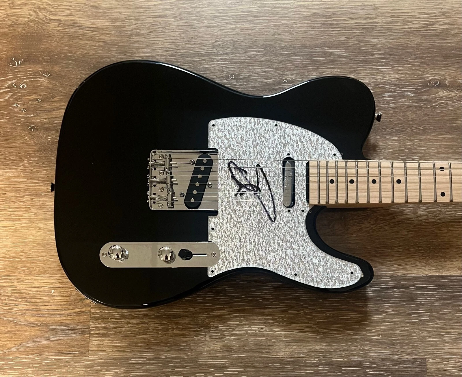 * ROBIN ZANDER * signed electric guitar * CHEAP TRICK * 1 | Autographia