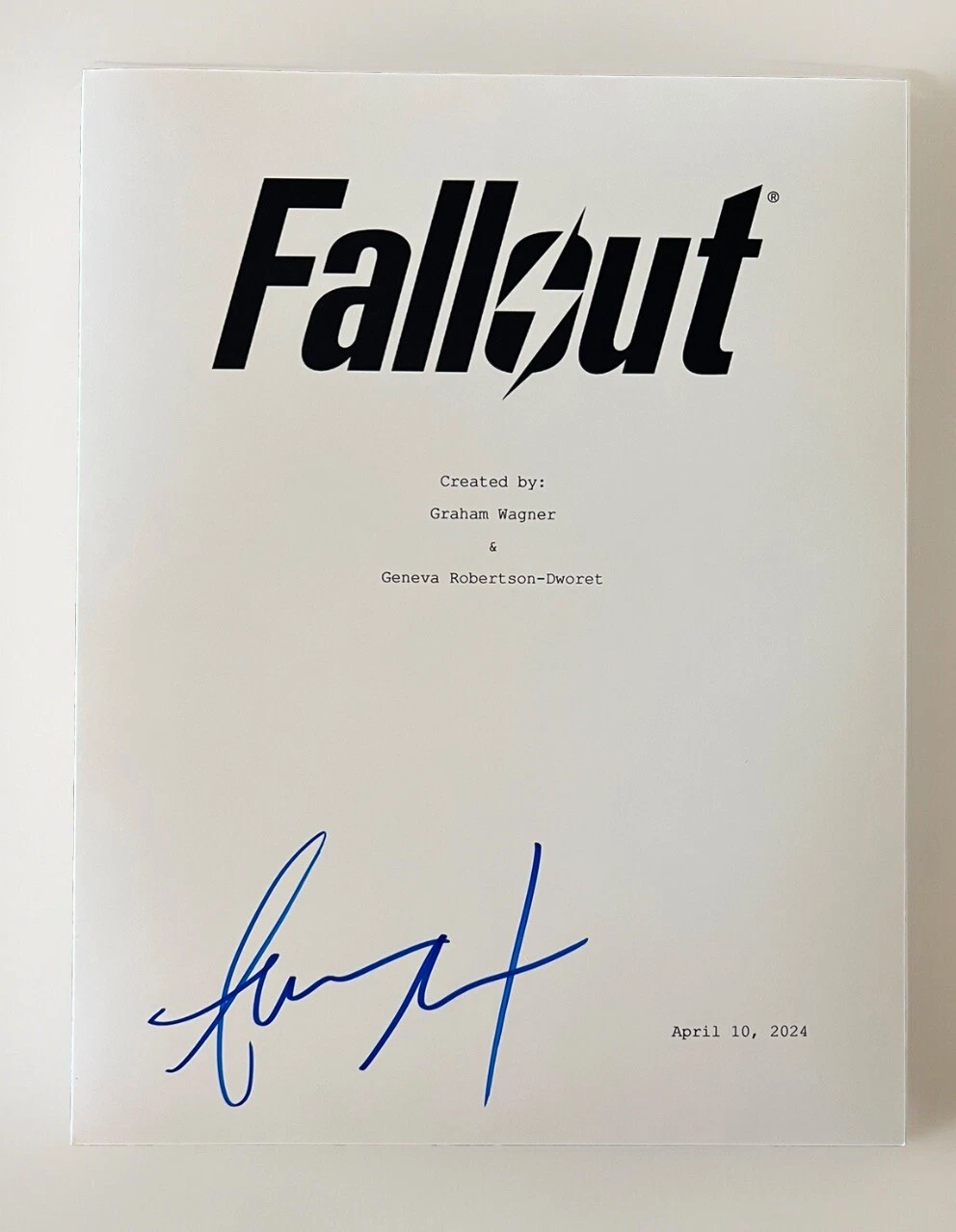 AARON MOTEN SIGNED SCRIPT FALLOUT TV SHOW ACTOR AUTHENTIC AUTOGRAPH COA | Autographia