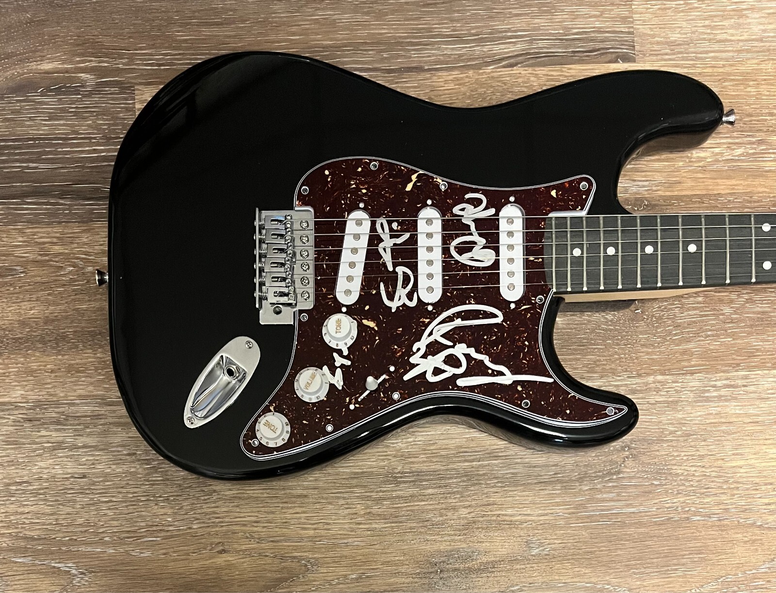 * PENNYWISE * signed guitar * JIM LINDBERG, BYRON, RANDY & FLETCHER ...
