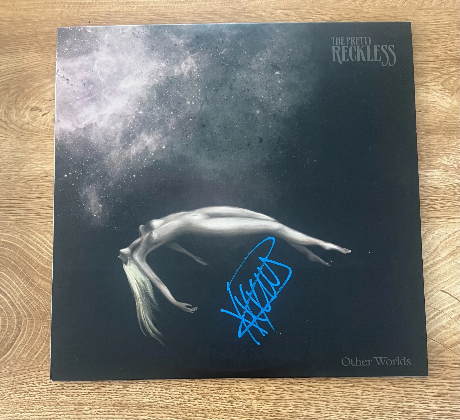 * TAYLOR MOMSEN * signed vinyl album * THE PRETTY RECKLESS * OTHER ...