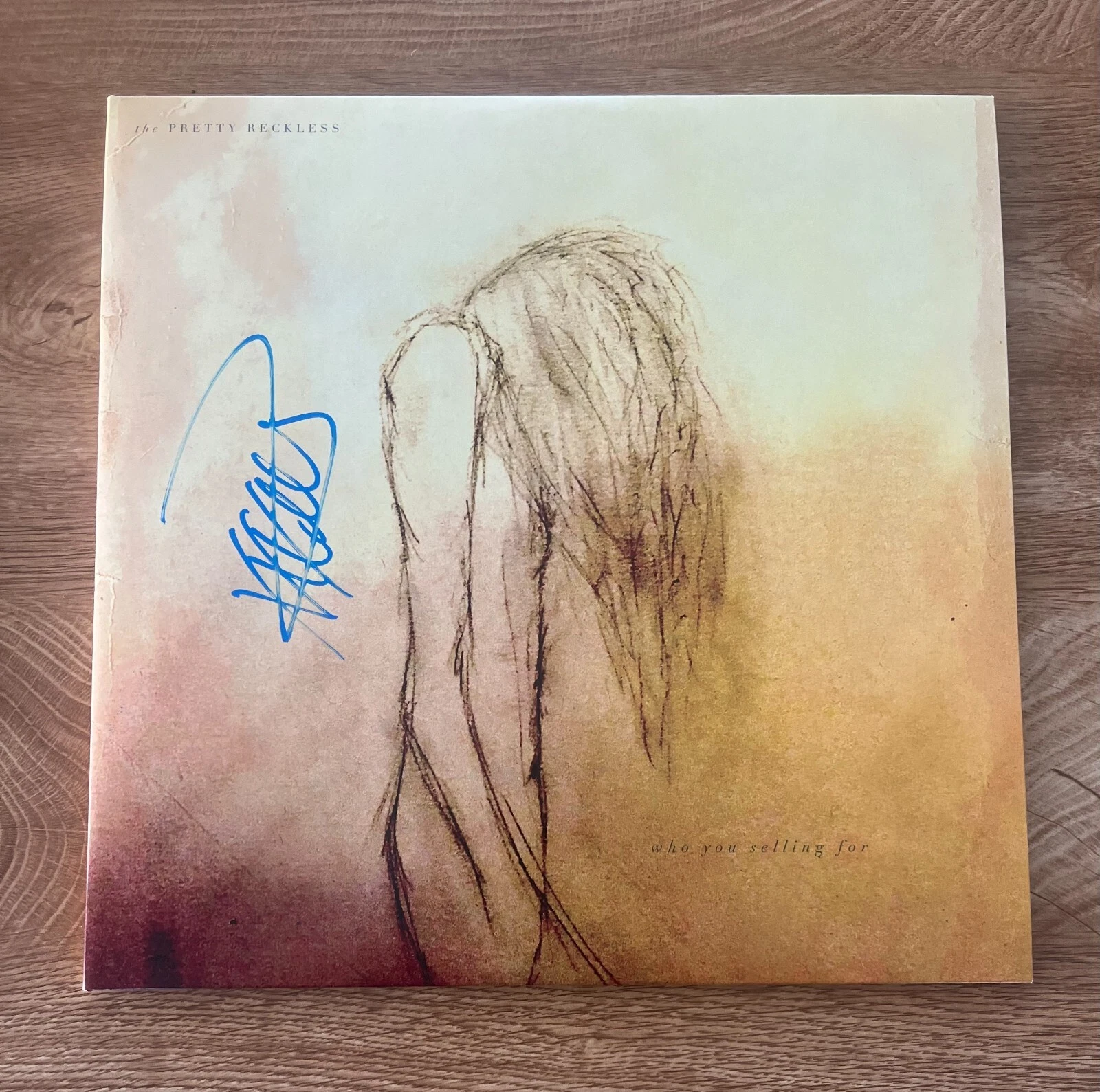 * TAYLOR MOMSEN * signed album * THE PRETTY RECKLESS * WHO YOU SELLING ...