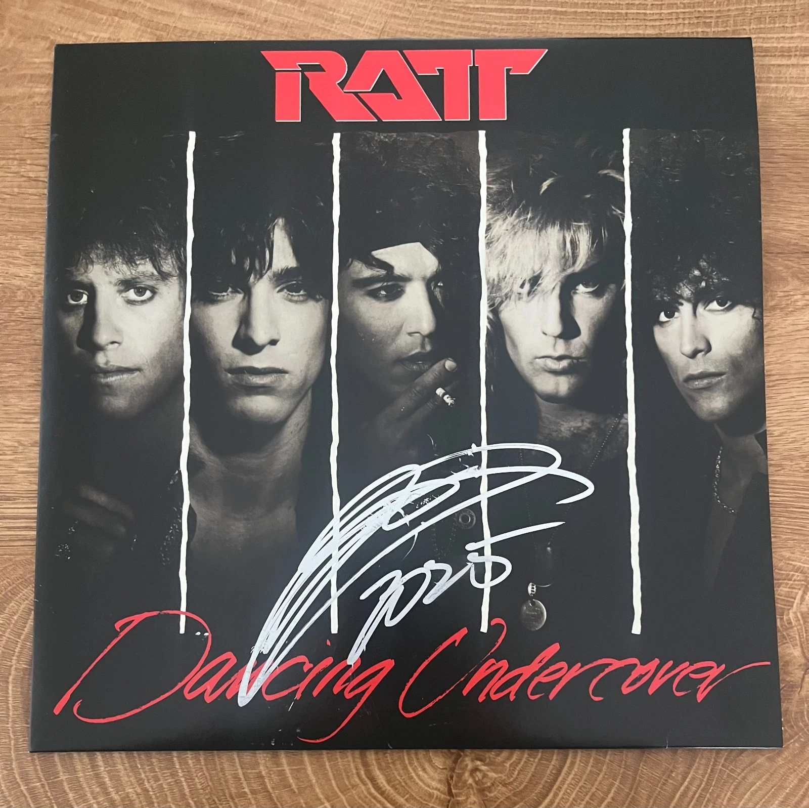 * RATT * signed album * DANCING UNDERCOVER * STEPHEN PEARCY * * COA ...